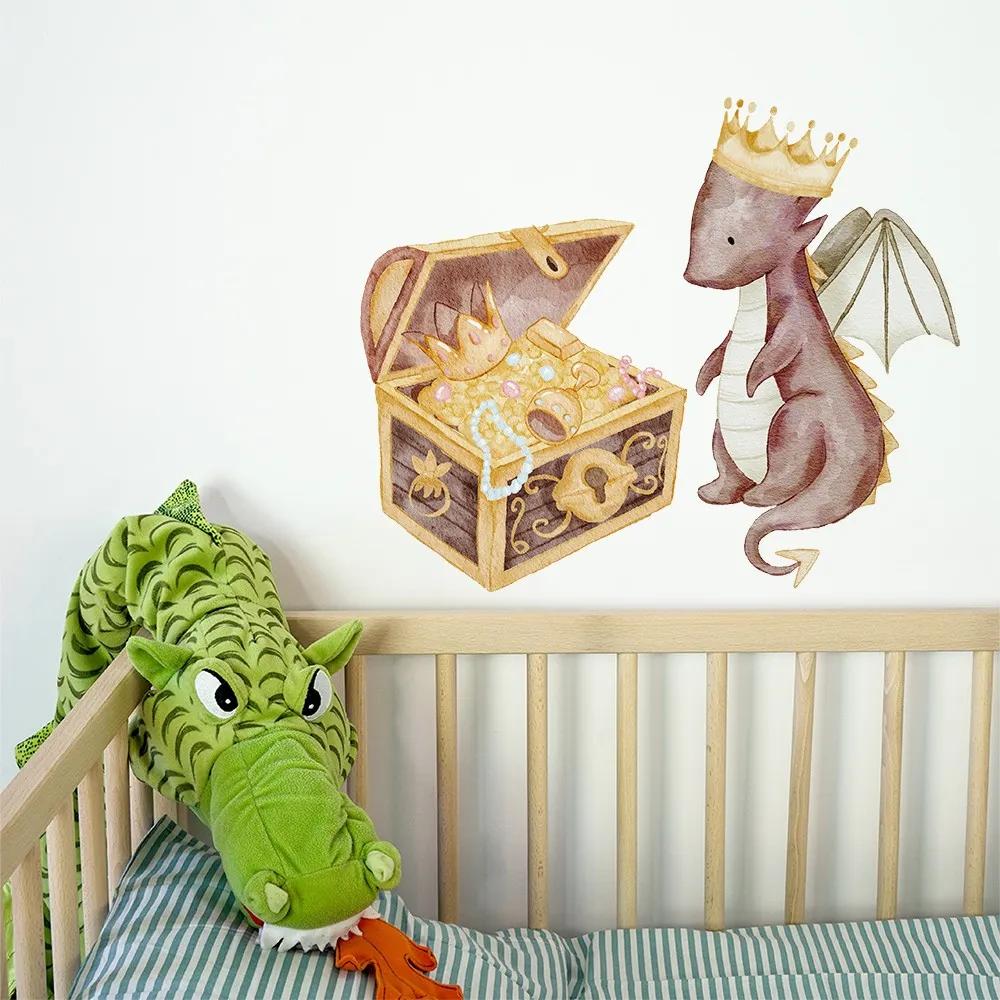 Gario Dětská nálepka na zeď The world of dragons - drak s korunou a pokladem Rozměry: 60 x 50 cm