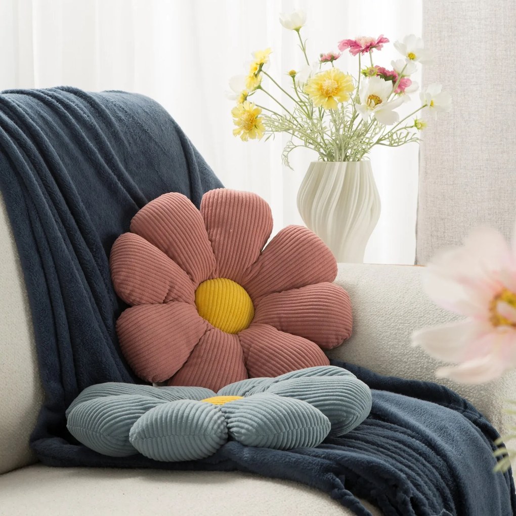DĚTSKÝ DEKORAČNÍ POLŠTÁŘ FLOWER40 (FI) 37 CM STŘÍBRNÁ