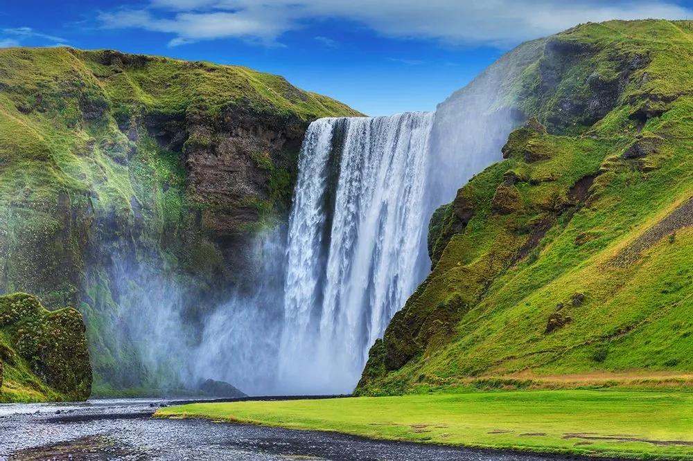 Samolepící fototapeta ikonický vodopád na Islandu - 300x200 cm