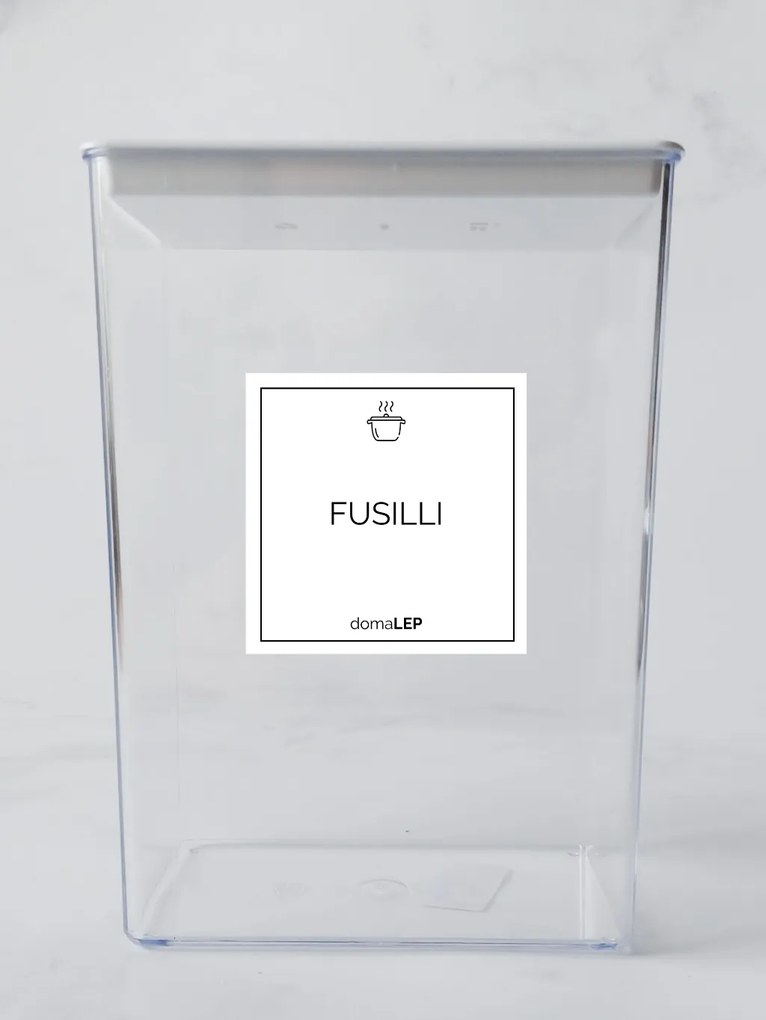 FUSILLI  – bílá samolepka na dózu, základní písmo, 5 x 5 cm | DomaLEP