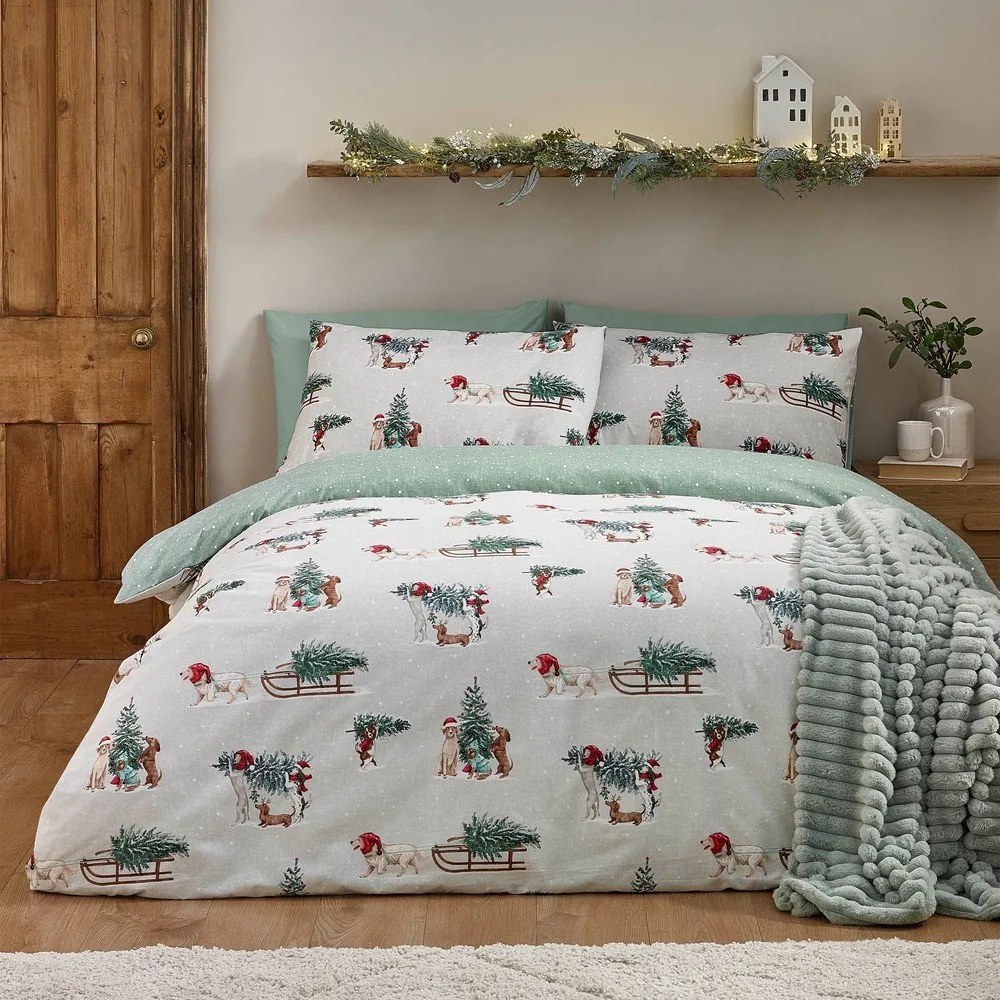 Zelené/v přírodní barvě flanelové povlečení na dvoulůžko 230x220 cm Brushed Christmas Dogs – Catherine Lansfield
