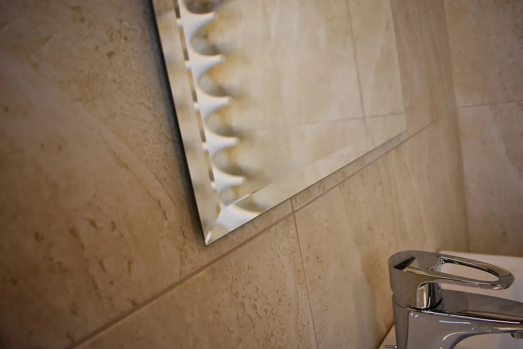 Zrcadlo do koupelny na míru - konfigurovatelné s fazetou 20 mm - Obsidian