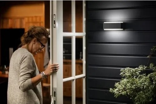 Venkovní nástěnné LED svítidlo Philips Stratosphere 16487/93/P0 9W 4000K neutrální bílá IP44