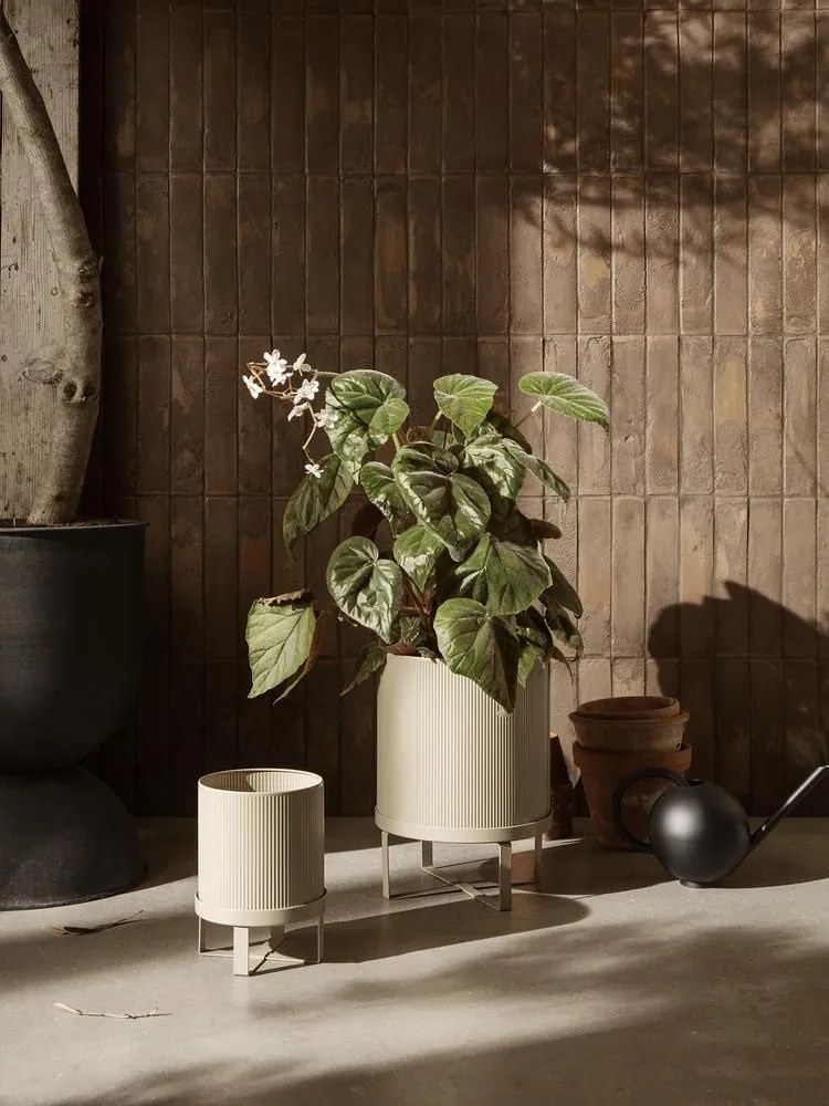 Ferm Living Obal na květináč Bau Pot Large Cashmere, béžová barva, kov