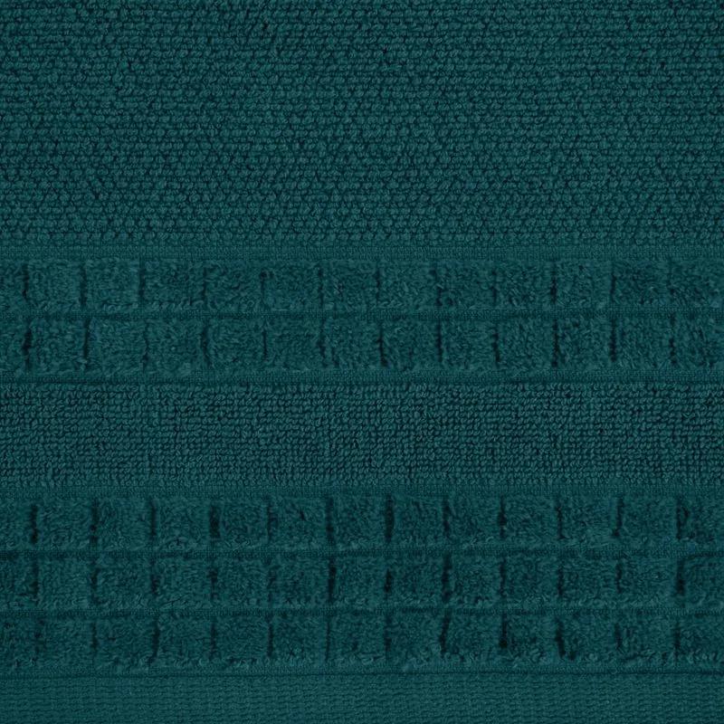 Tyrkysový ručník CUBA se zvýrazněným károvaným okrajem 50x90 cm Rozměr: 50 x 90 cm