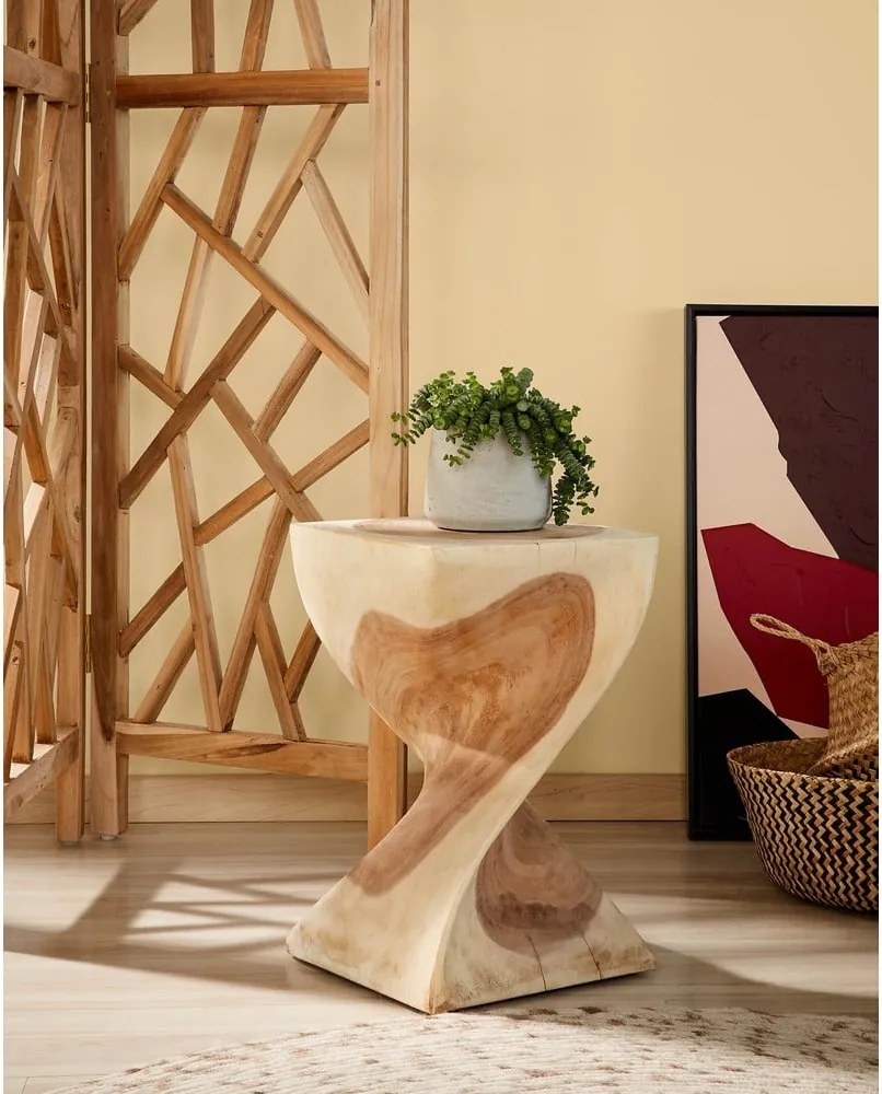 Odkládací stolek z masivu munggur 30x30 cm Hakon – Kave Home