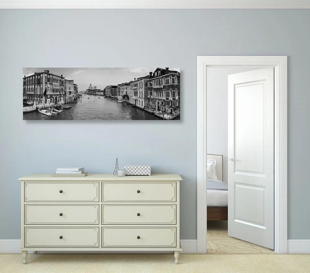 Obraz slavné kanály v Benátkách v černobílém provedení - 135x45 cm