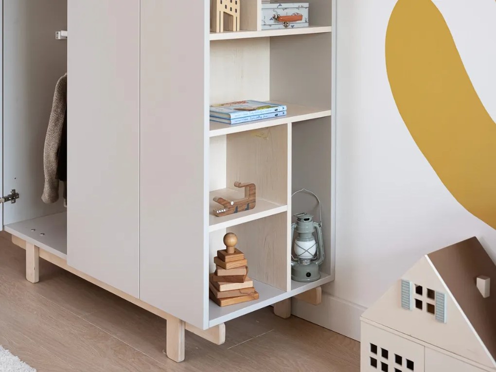 Designová šatní skříň s otevřeným regálem BASIC kašmírová