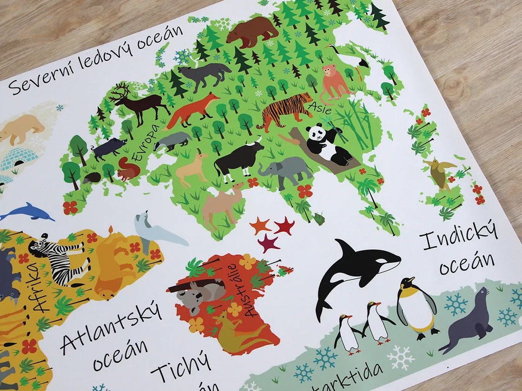 Mapa světa se zvířátky textilní přelepitelné samolepky na zeď 75 x 59 cm