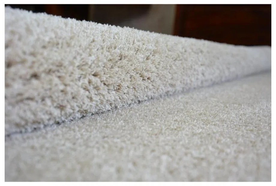 Luxusní kusový koberec Shaggy Azra krémový 180x270cm