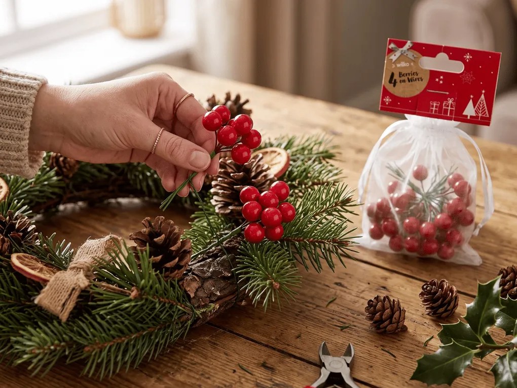 Vánoční dekorace na drátku BERRIES 9 cm, červená