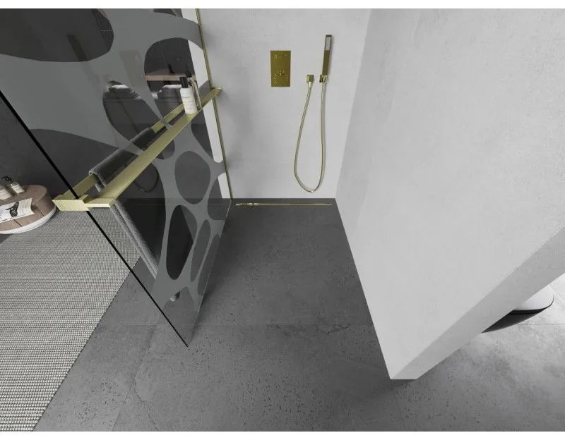 Mexen Kioto+, sprchová zástěna Walk-In s poličkou a věšákem 140 x 200 cm, 8mm čiré sklo bílý vzor, zlatý matný profil, 800-140-121-55-97