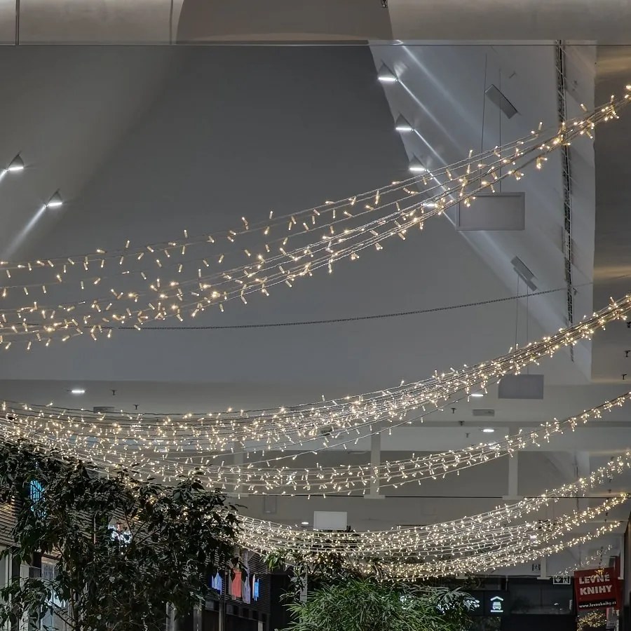 Easy Fix LED světelný závěs interiér, 100 × 700 cm, teple bílá, 600 diod, 10 pramenů, čirý kabel, IP20, prodlužovací