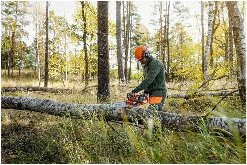Akumulátorová pila 340i Husqvarna (bez baterie a nabíječky)