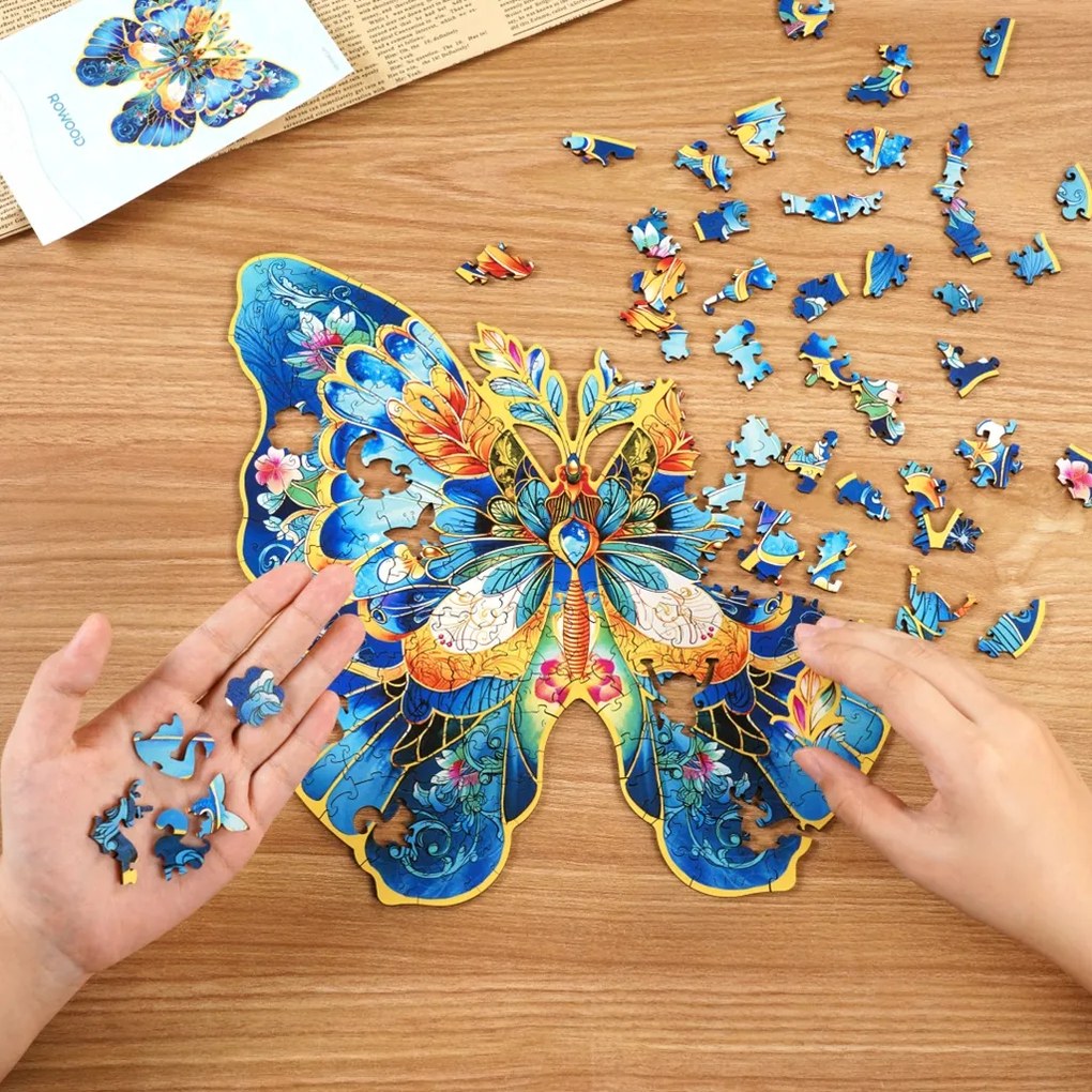 RoboTime Dřevěné puzzle Motýl Morpho Helena