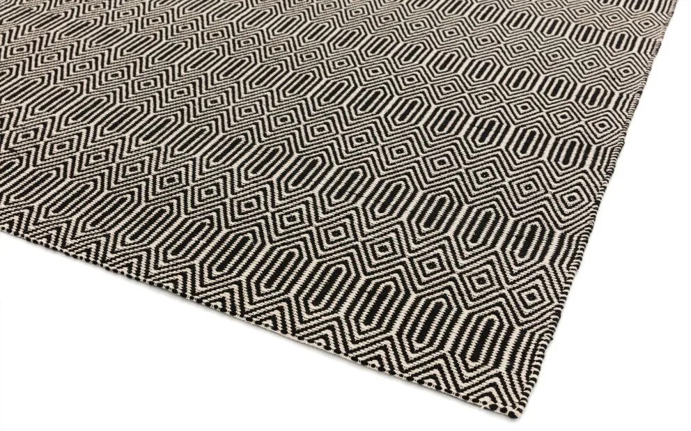 Černý koberec Darisi Black Rozměry: 160x230 cm