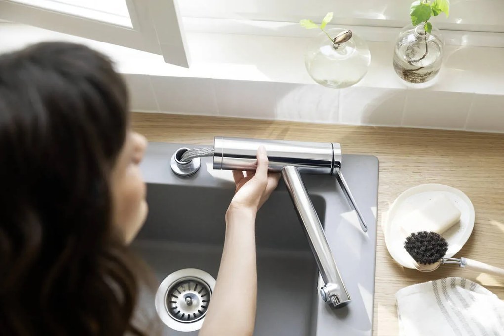 Hansgrohe Zesis M33, páková kuchyňská baterie 160, instalace před okno, 1jet, chromová, HAN-74805000