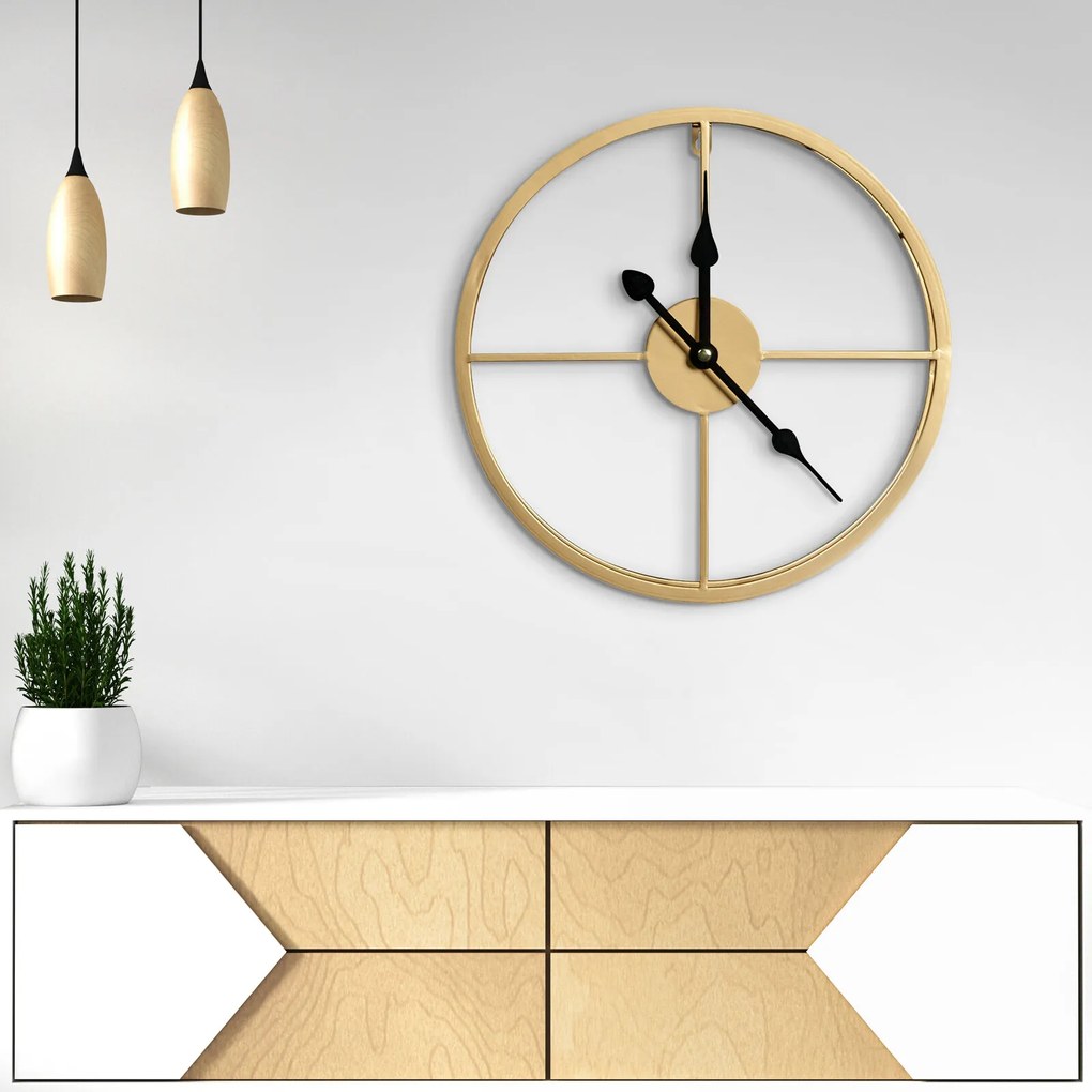 Dekorační kovové nástěnné hodiny v moderním minimalistickém stylu