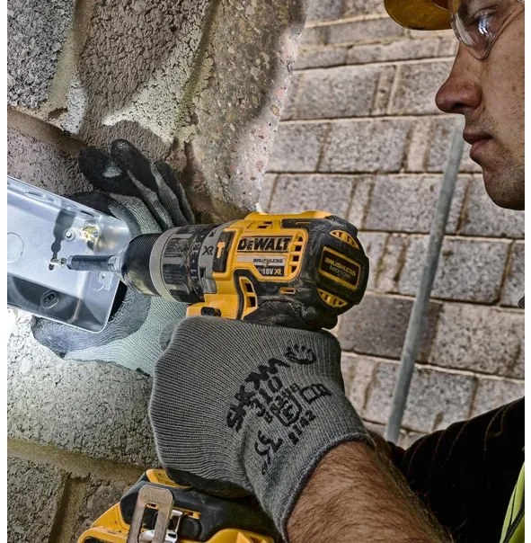 Aku bezuhlíková vrtačka a šroubovák DeWALT DCD791D2 18V, 2x2,0 Ah + Kufr