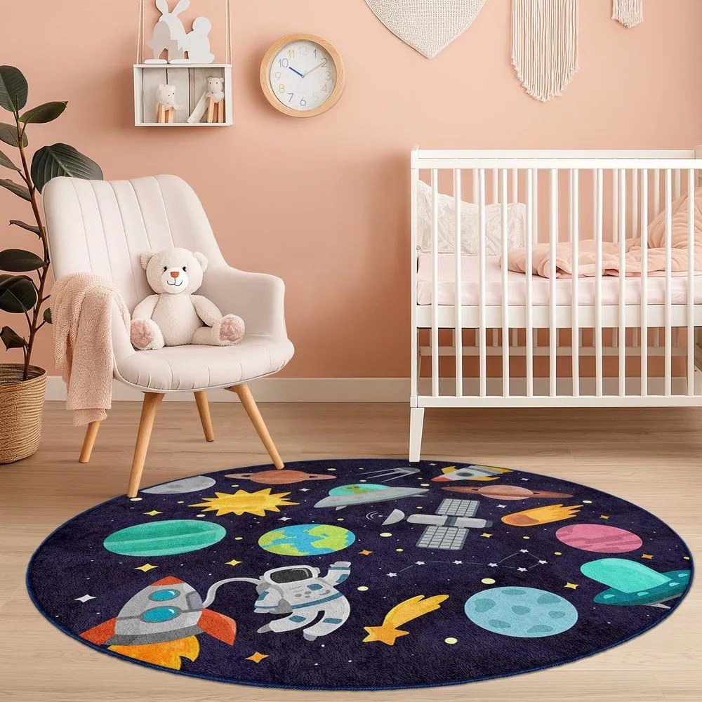 Tmavě modrý pratelný dětský hrací koberec ø150 cm Into The Space – Mila Home