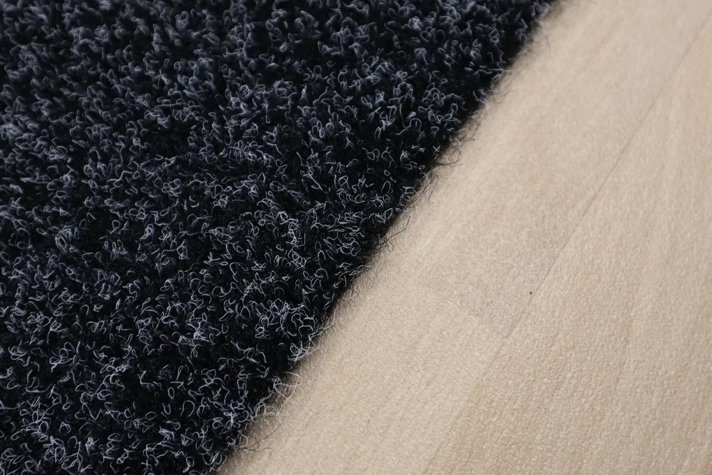 Vebe, Metrážový koberec Santana 50 černá s podkladem resine, zátěžový, na míru, šíře 4m, černá, resine, chodba / předsíň
