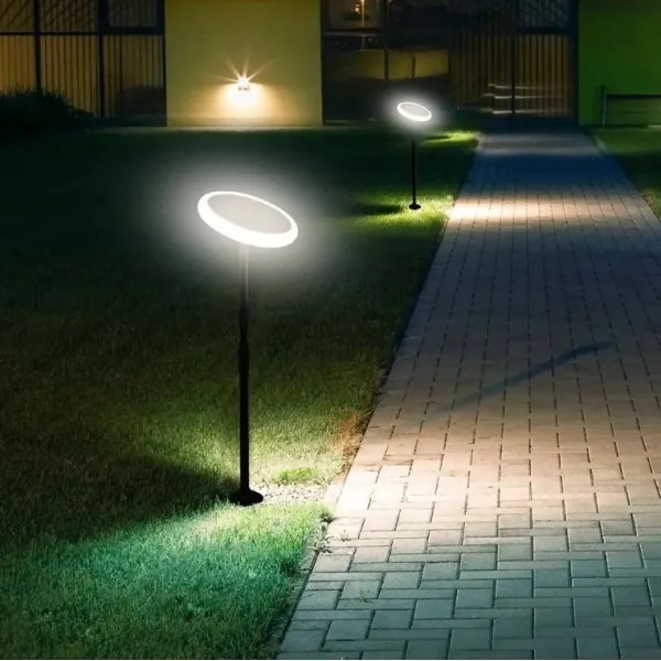 LED Nastavitelná solární lampa GARDEN LED/8W/5V 60-129 cm 4000K IP65 2000 mAh