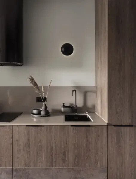 Designové nástěnné svítidlo Iona černá