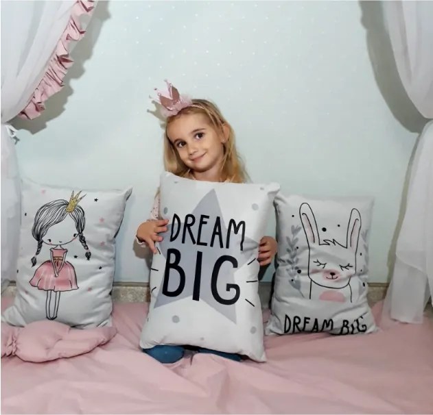 Lovegifts  Dekorační polštářek Dream big hvězda 31x45cm bílý