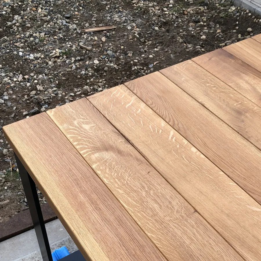 KULHÁNEK Zahradní stůl s nohami z ploché oceli XXL Odstín nátěru: lazura - ořech, Velikost desky: 300x100 cm, Odstín podnože: černá - RAL 9005