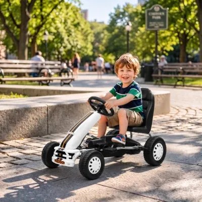 AIYAPLAY Go-Kart pro děti od 3 let s nastavitelným sedadlem, volantem, ruční brzdou, hliníkovým a ocelovým rámem, nosnost 30 kg, bílý