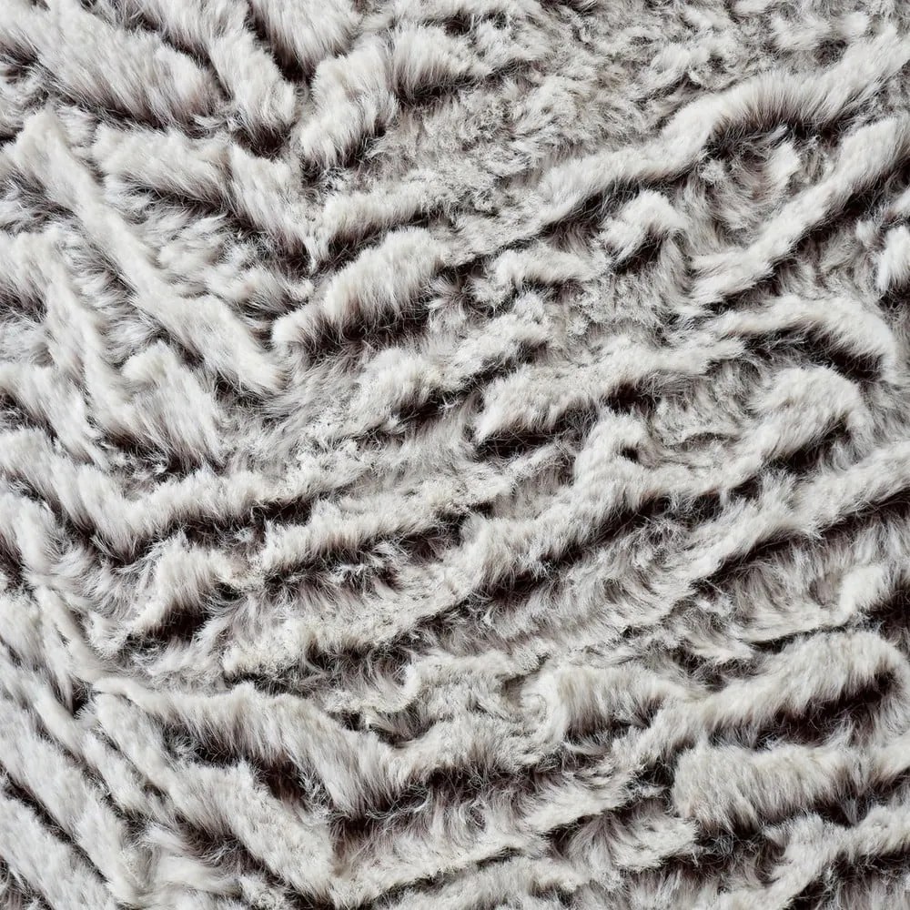Dekorační polštář z umělé kožešiny 43x43 cm Wolf Faux Fur – Catherine Lansfield