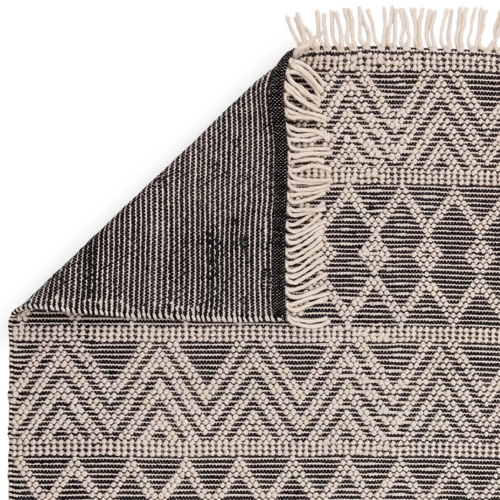 Tribeca Design Kusový koberec Whiskers Black Rozměry: 160x230 cm