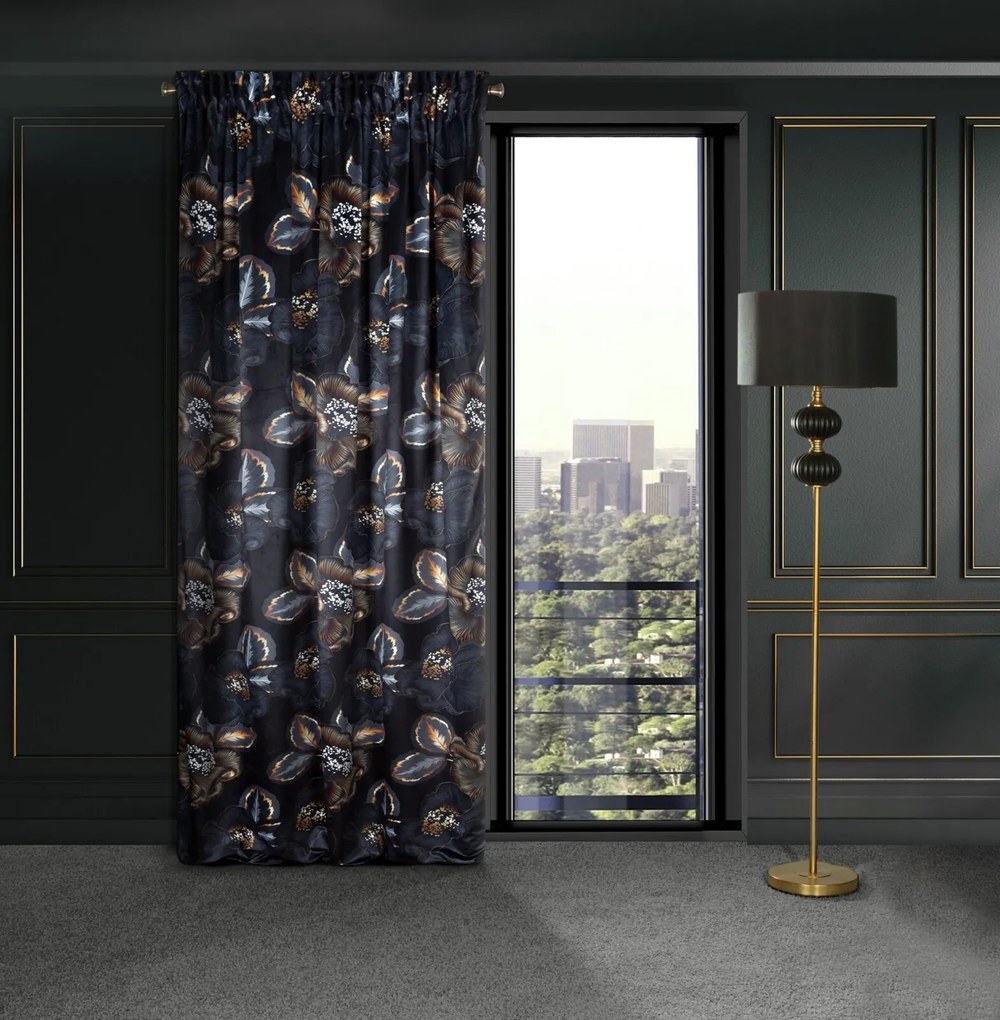 ZATEMŇOVACÍ ZÁVĚS NA PÁSCE LIMITED COLLECTION PEONIA2 140X270 CM ČERNÁ