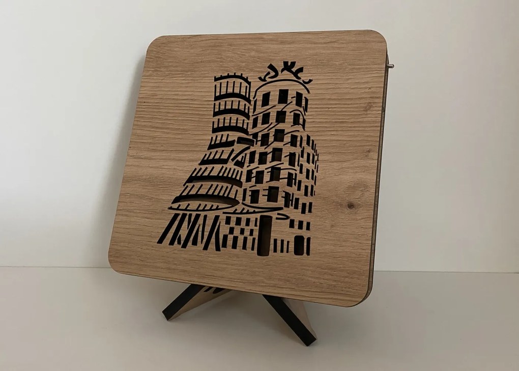 Li-Go "Tančící dům" lampa 19x19 cm provedení povrchu: dub