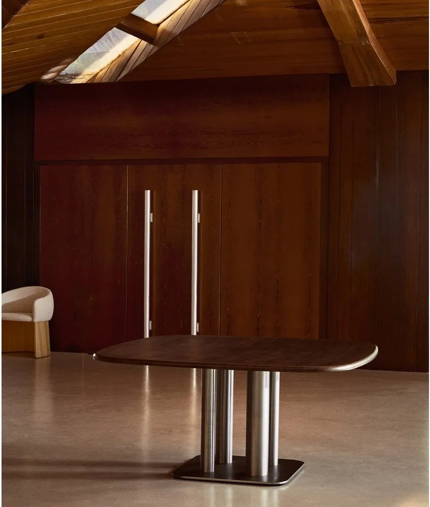 Jídelní stůl v dekoru ořechu 150x150 cm Melvar – Kave Home