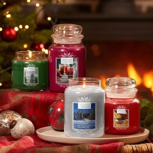 Yankee Candle - vonná svíčka Candlelit Cabin (Chata ozářená svíčkou) 623g