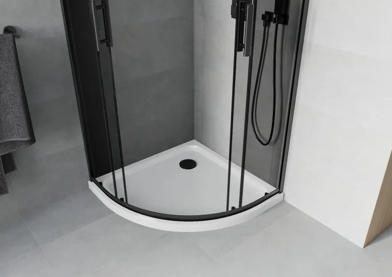 Mexen Rio, čtvrtkruhový sprchový kout s posuvnými dveřmi 90 (dveře) x 90 (dveře) x 190 cm, 5mm šedé sklo, černý profil + bílá sprchová vanička Slim, 863-090-090-70-40-4110B