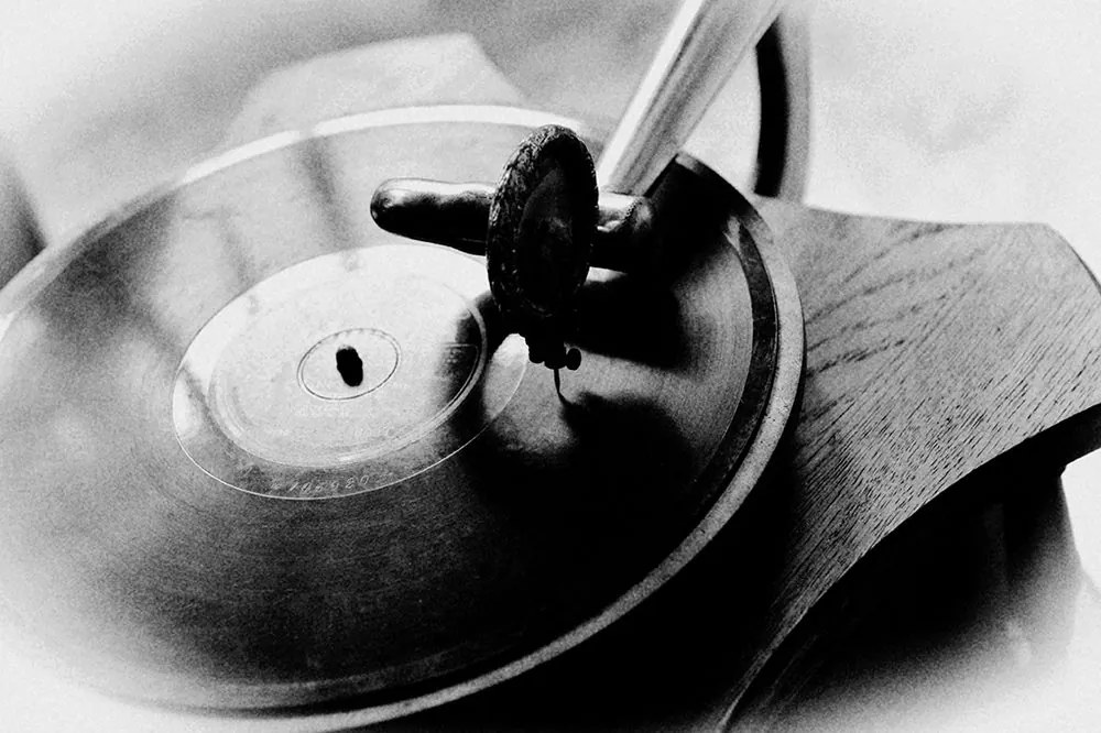 Samolepící fototapeta černobílý starožitný gramofon