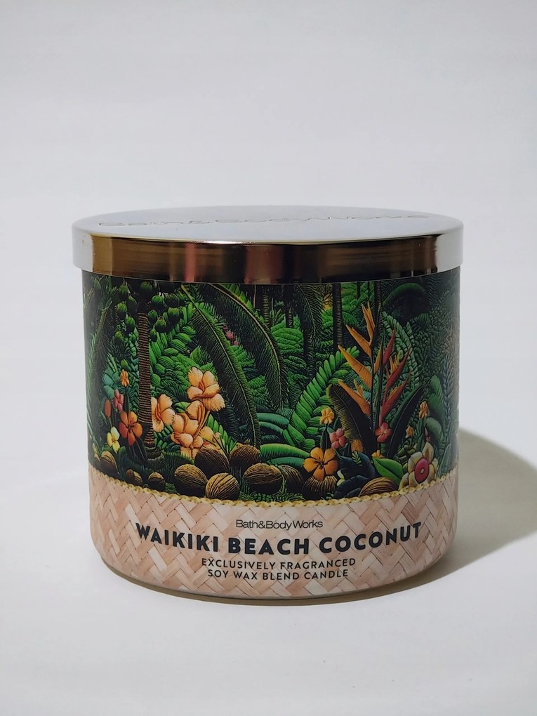 Bath & Body Works Waikiki Beach Coconut – Vonná svíčka (3 knoty) 411 g