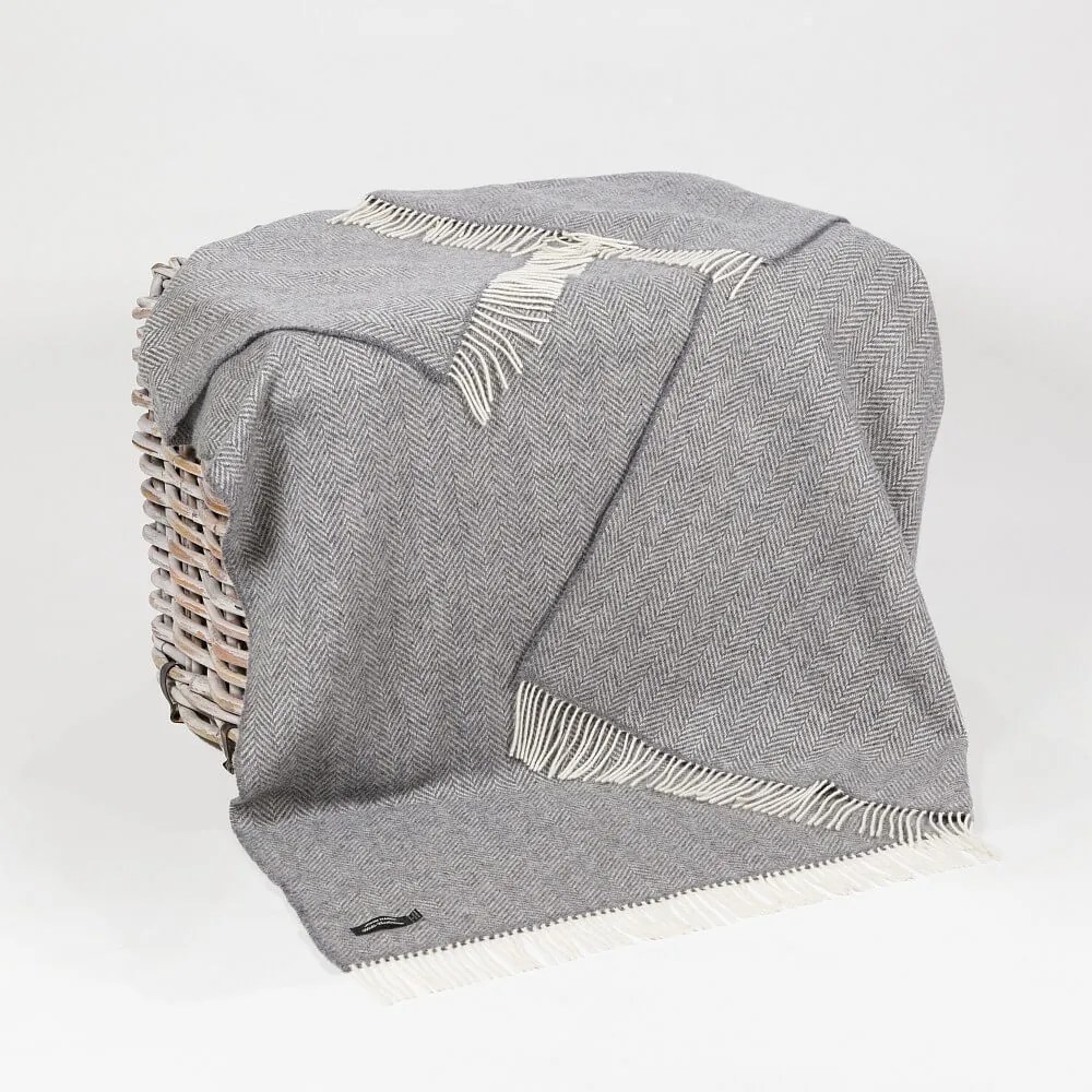 Deka Merino vlna / kašmír Grey Herringbone 180 x 136 cm John Hanly