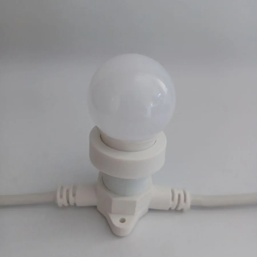 LED žárovka, teple bílá, patice B22