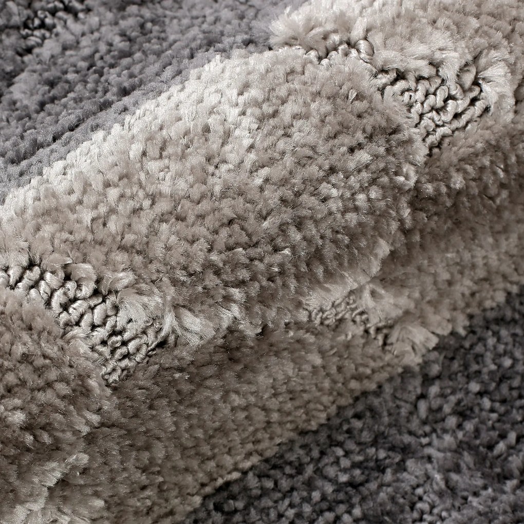 Goldea koupelnová předložka / kobereček s vyšším chlupem 50x80 cm - šedé pruhy 50 x 80 cm