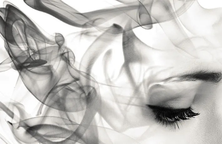 Obraz dívka z kouře Velikost (šířka x výška): 30x20 cm