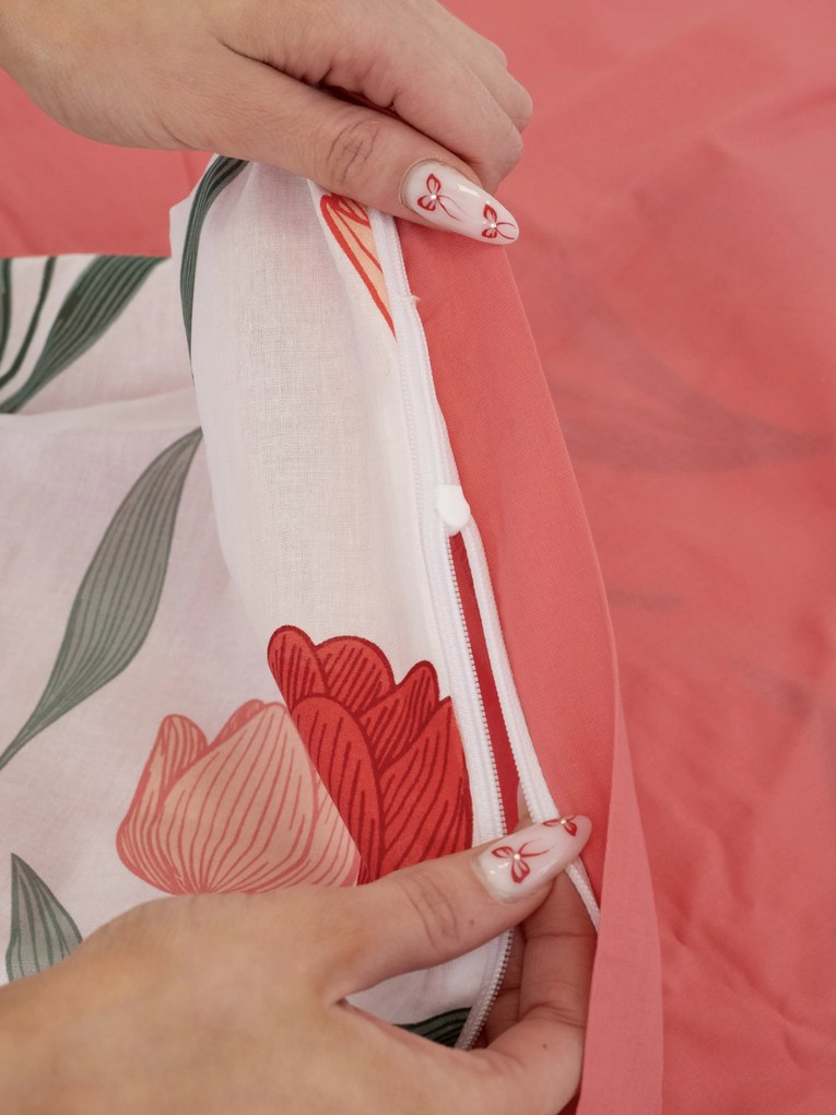 MK Lůžkoviny Bavlněný povlak na polštář Renforcé 40 x 60 cm - Květy tulipánů červené