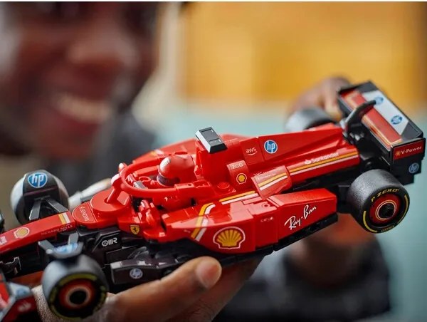 LEGO® Speed Champions 77242 Závodní auto Ferrari SF-24 F1