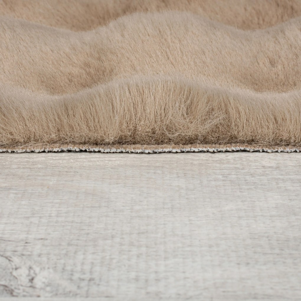 Flair Rugs, Kusový koberec Waffle Faux Fur Taupe, 180x290, hnědá, ložnice