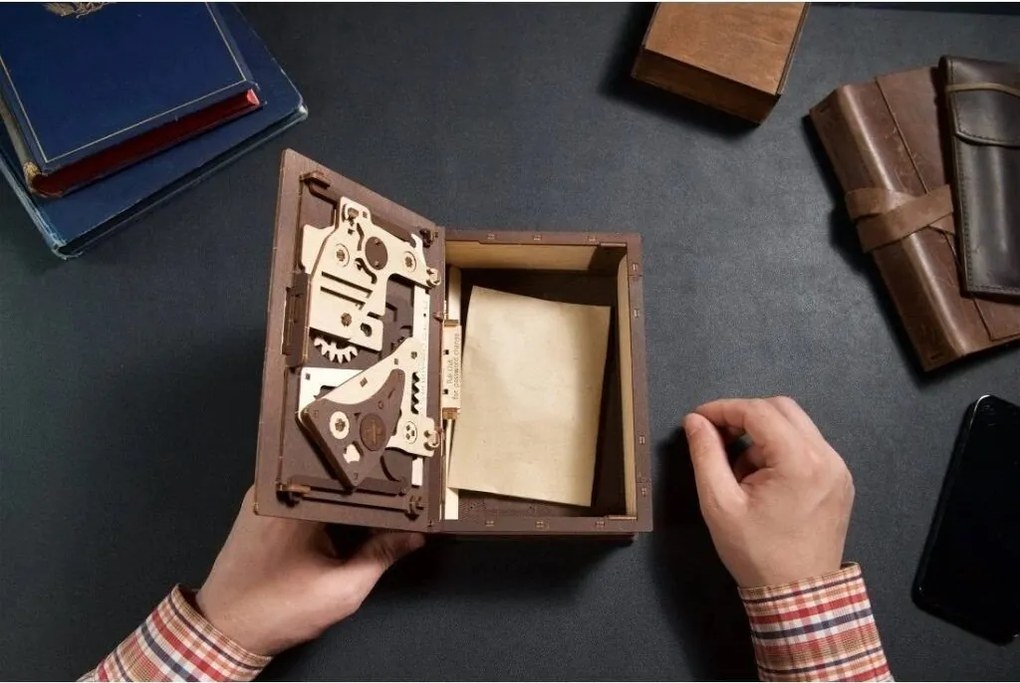 Hračka Ugears 3D dřevěné mechanické puzzle Kniha tajemství [6950374]