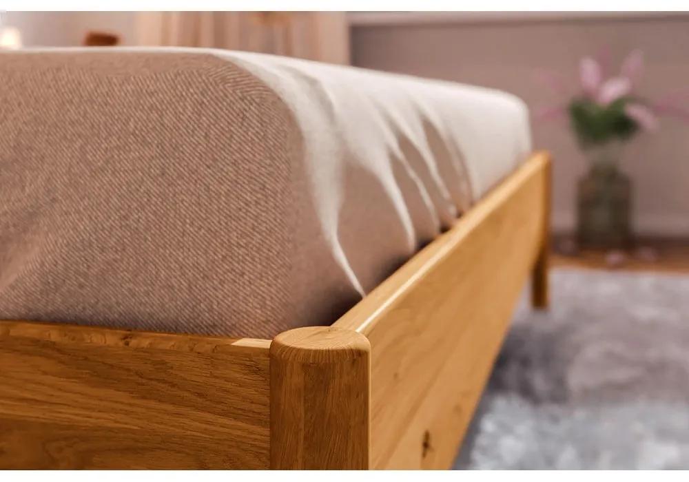 Dvoulůžková postel z dubového dřeva s čalouněným čelem 180x200 cm Pola - The Beds