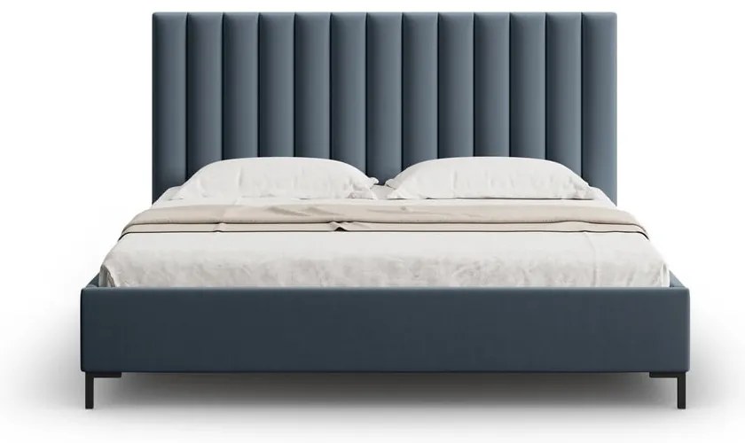 Tmavě modrá čalouněná dvoulůžková postel s úložným prostorem s roštem 140x200 cm Casey – Mazzini Beds