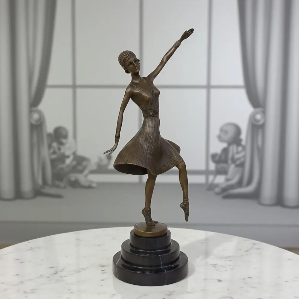 Art Deco bronzová socha – elegantní tančící žena